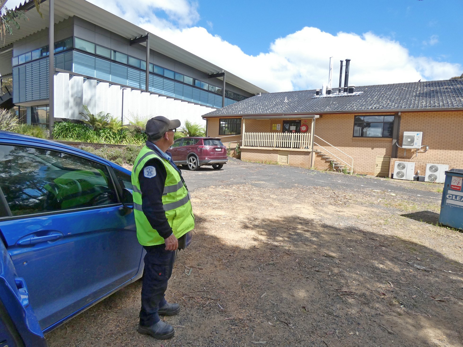 Rubus explores the campus – Falconcam